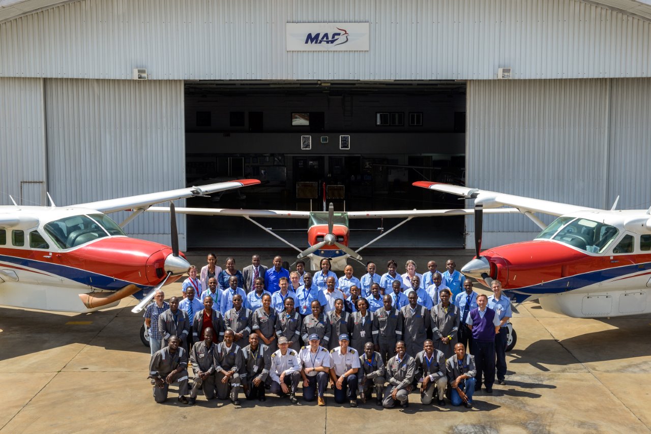 Presidentti myönsi Hannu Heinoselle lentokapteenin arvonimen ...